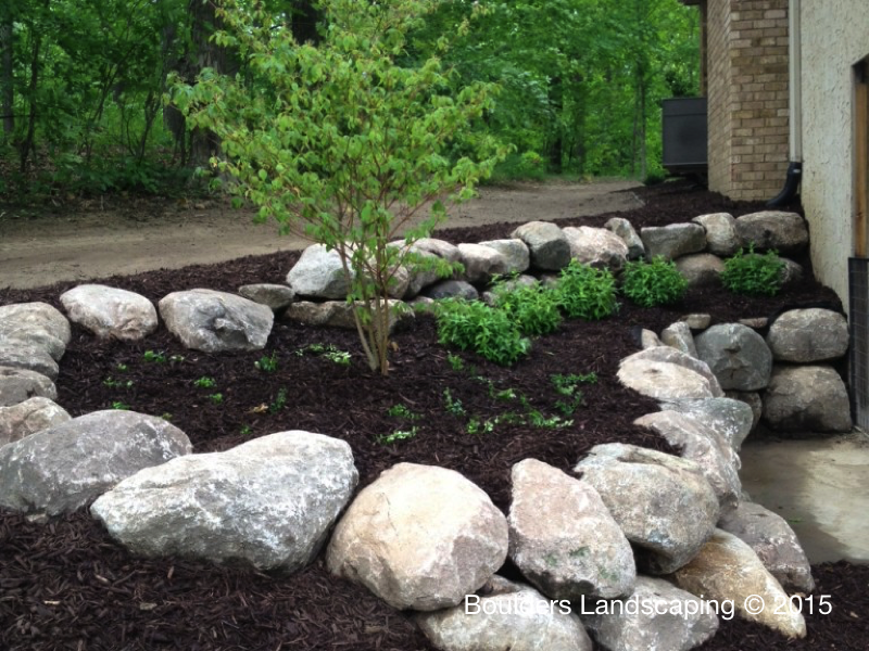 Retaining Walls and Outcroppings | Boulders Landscaping