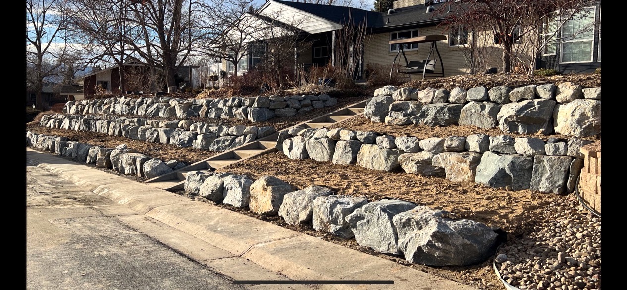 Retaining Walls and Outcroppings | Boulders Landscaping